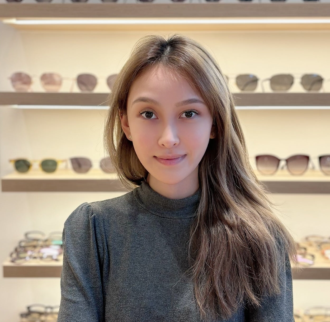 Book Eye Test – IHOLICS